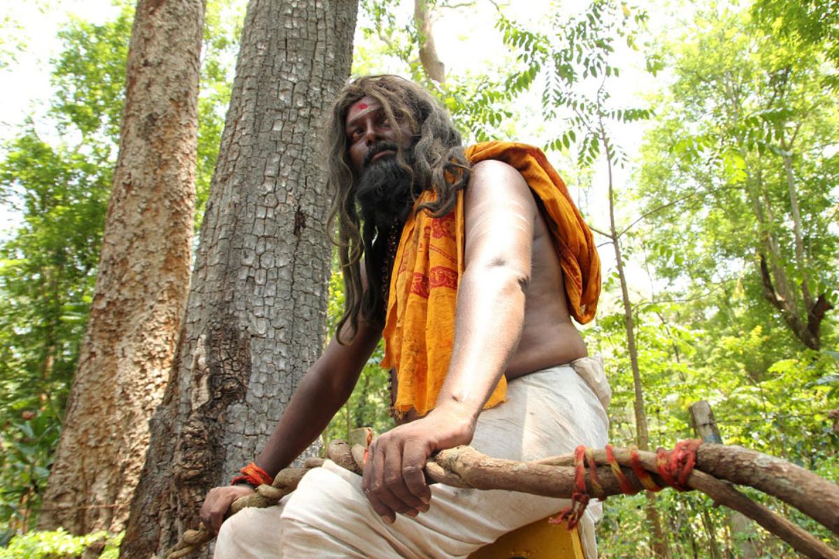 Theater Lo Movie Stills - Wallwoods