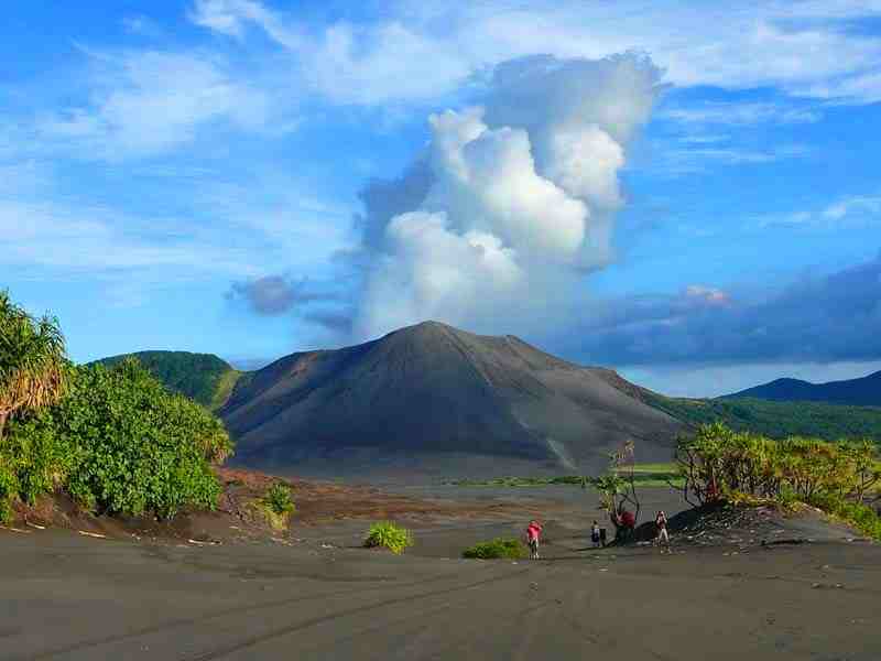 Sciency Thoughts: Increased activity on Mount Yasur, Vanuatu.