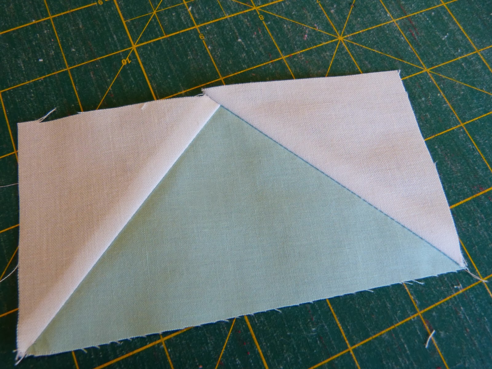 Pretty Little Quilts: Summer Beach Quilt Tutorial - Part 3 - Water Row