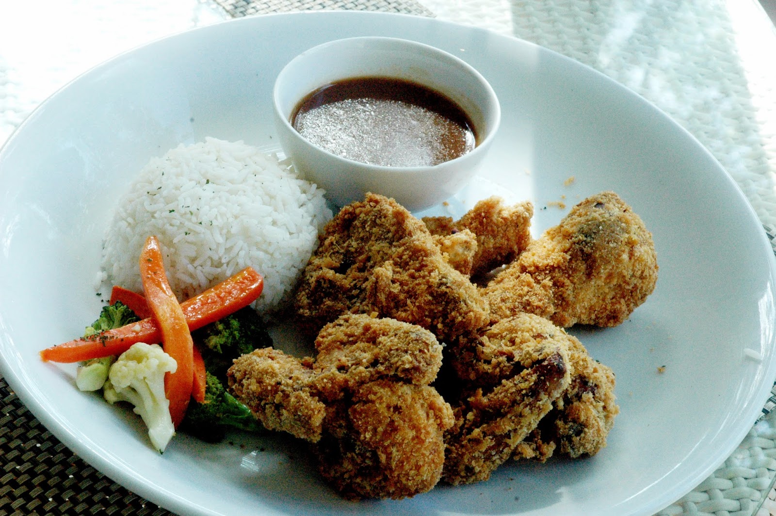 DUDE FOR FOOD: Leaving Pico de Loro