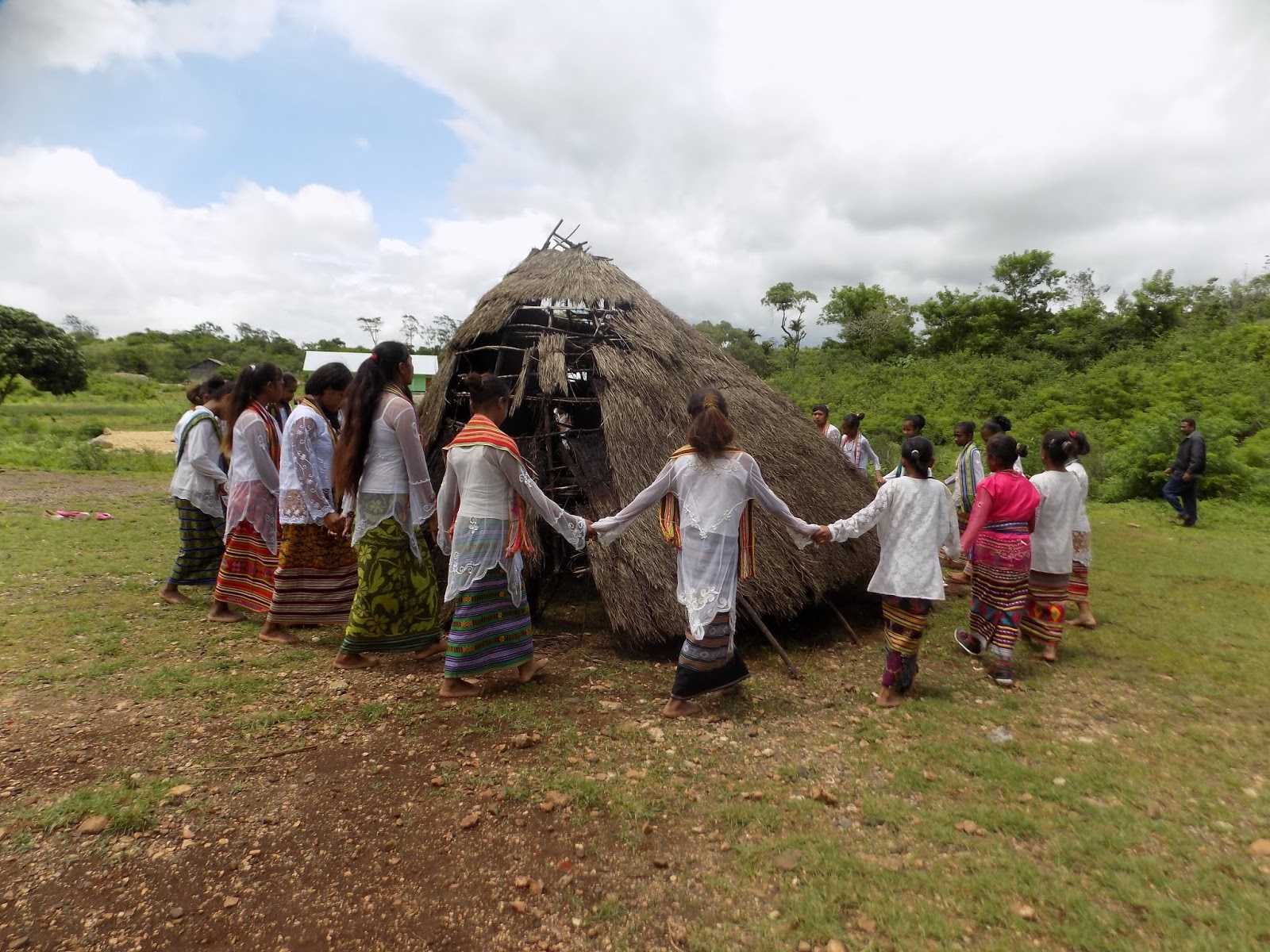 Mengenal Tradisi Pindah Rumah Timor Tengah Selatan