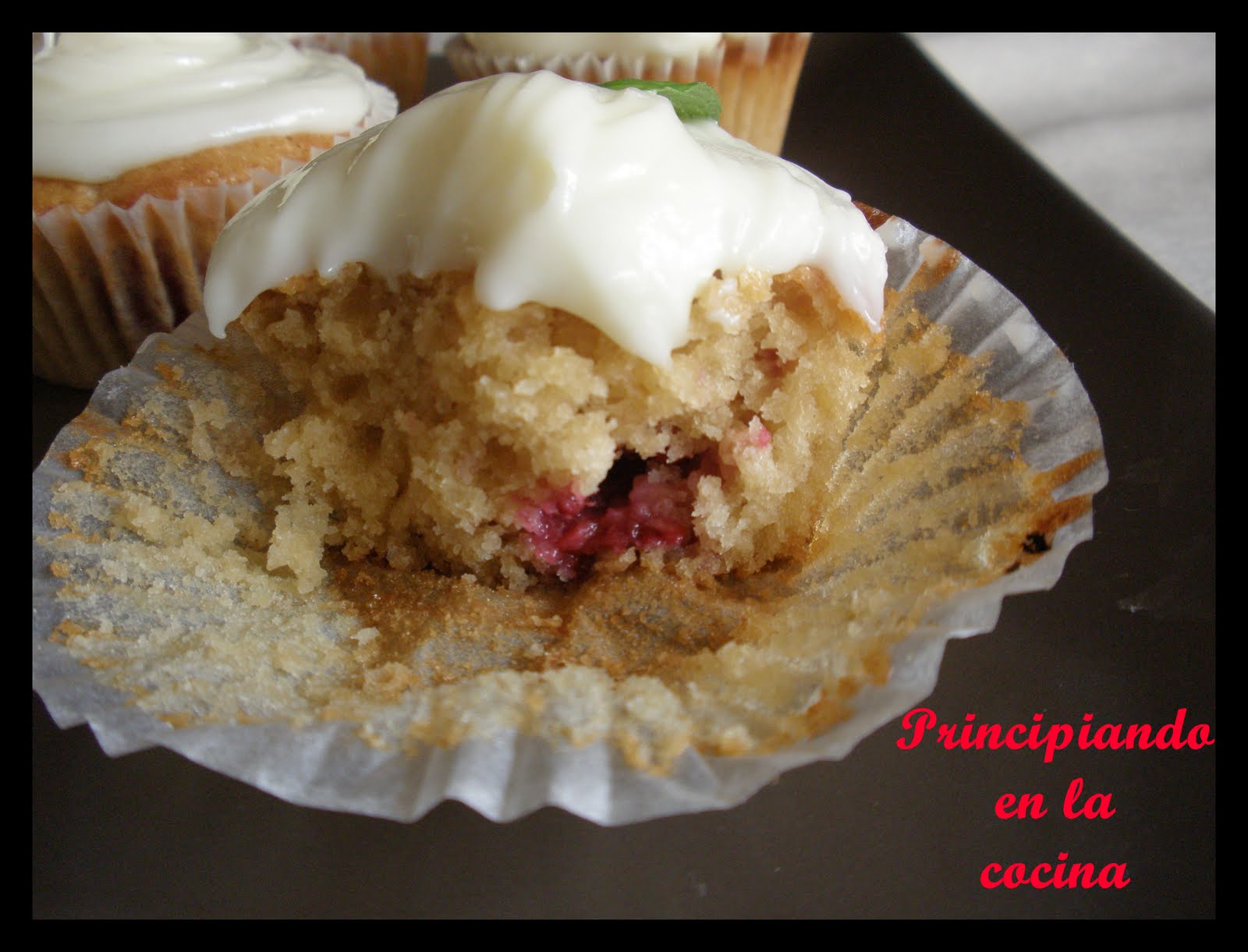 PRINCIPIANDO EN LA COCINA: Cupcake de frambuesa con frosting de limón