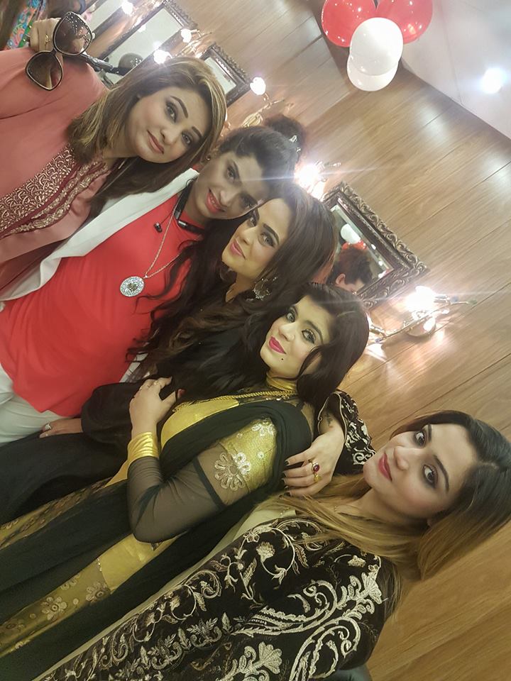 Shanza Khan Hot & Beautiful Pictures With Other Stage Actress Sobia ...