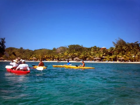 SailingKnitter: Sea Kayaking on Roatan Island