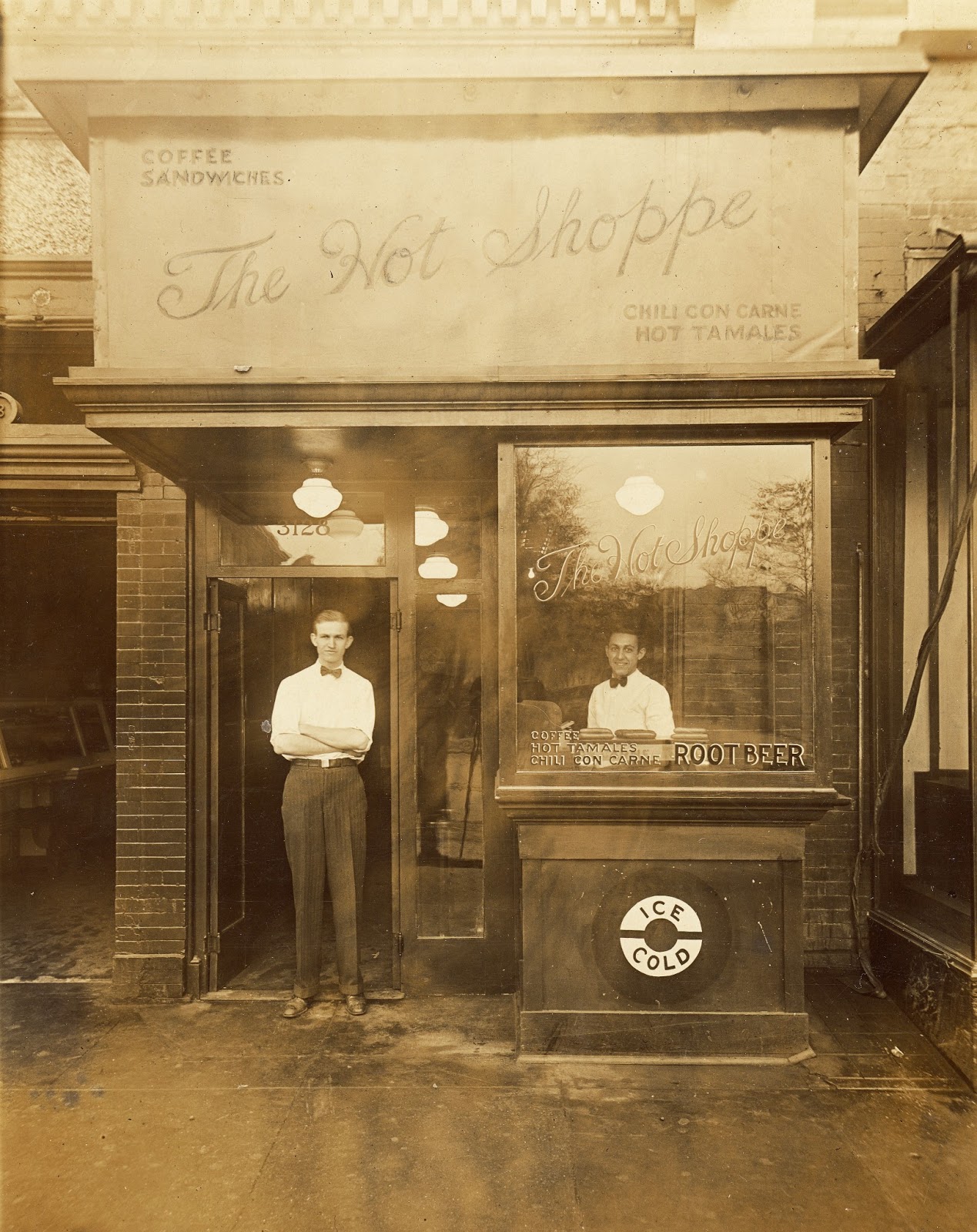 The Hot Shoppes: Teen Twists, Mighty Mo's, and Pappy Parker's Fried Chicken