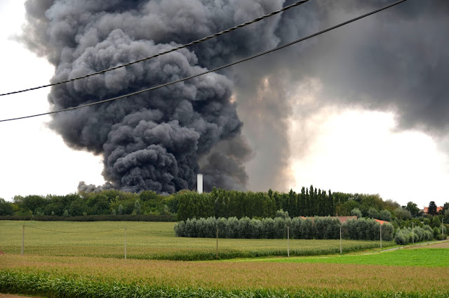 Actualités Mouscron- Comines: L'usine Clarebout (patatos) en feu à ...