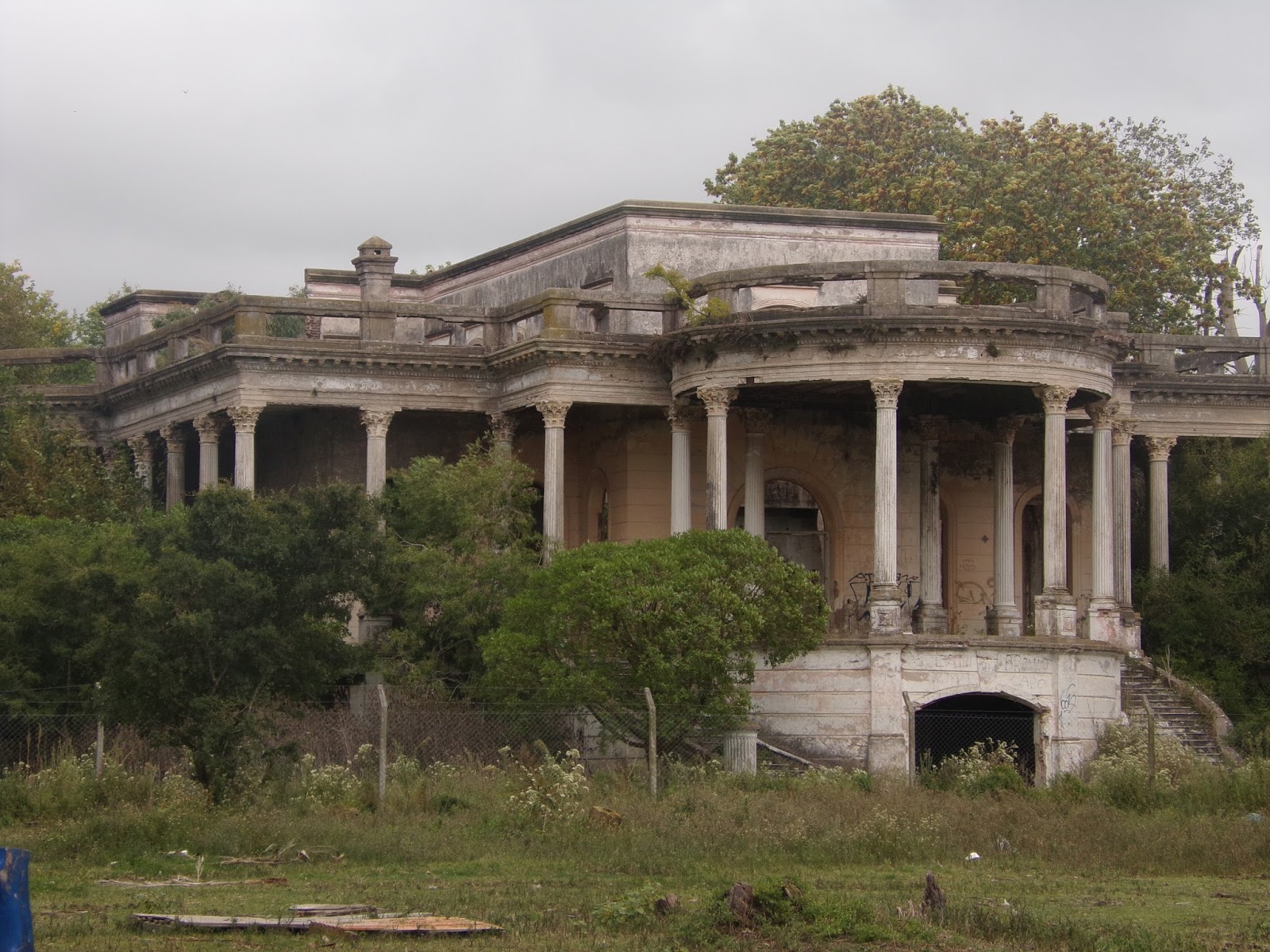 historias con pueblos: PALACIO PIRIA PUNTA LARA