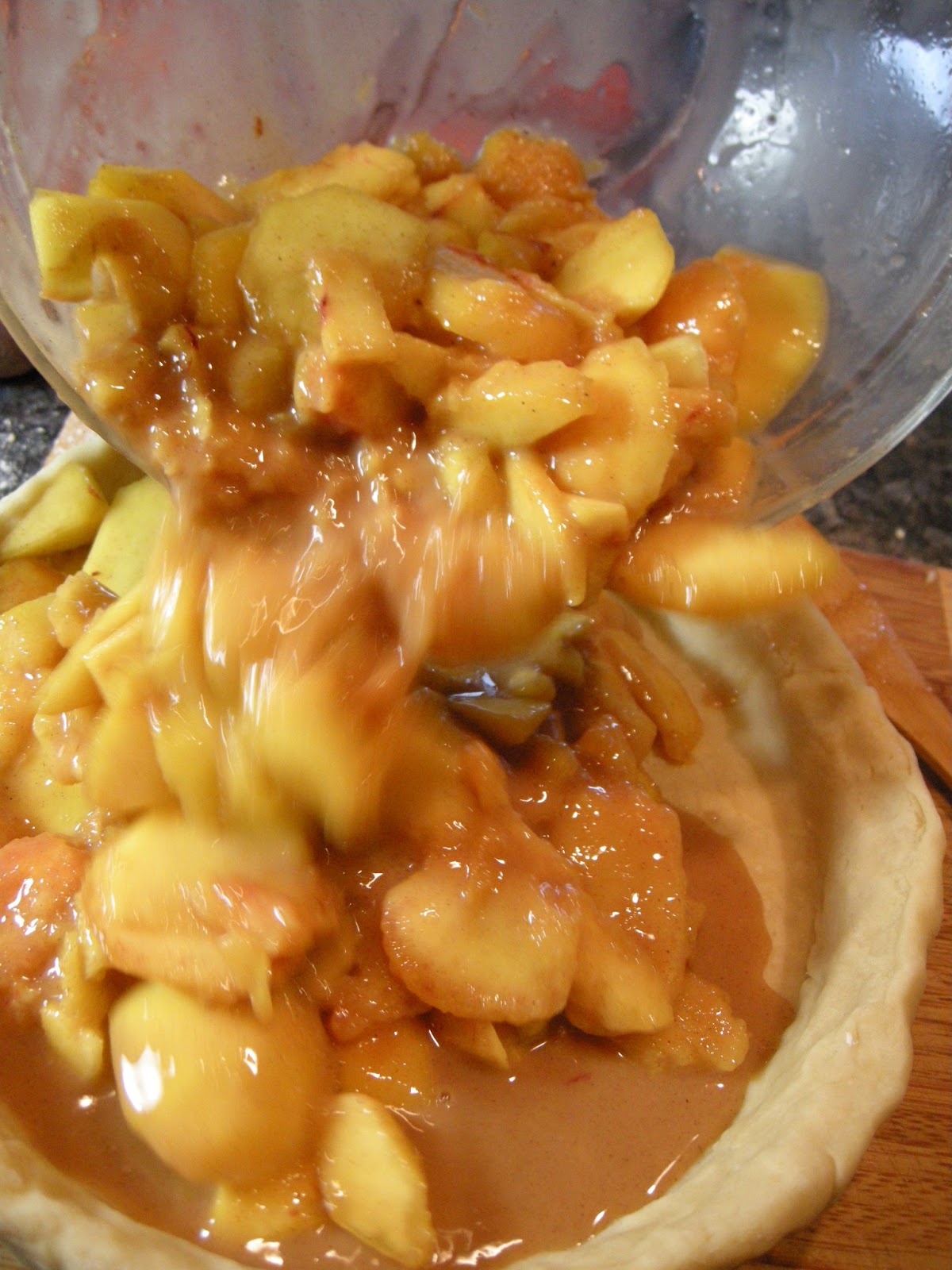 Kitchens Are Monkey Business: Rosie Makes A Georgia Peach Queen Pie.