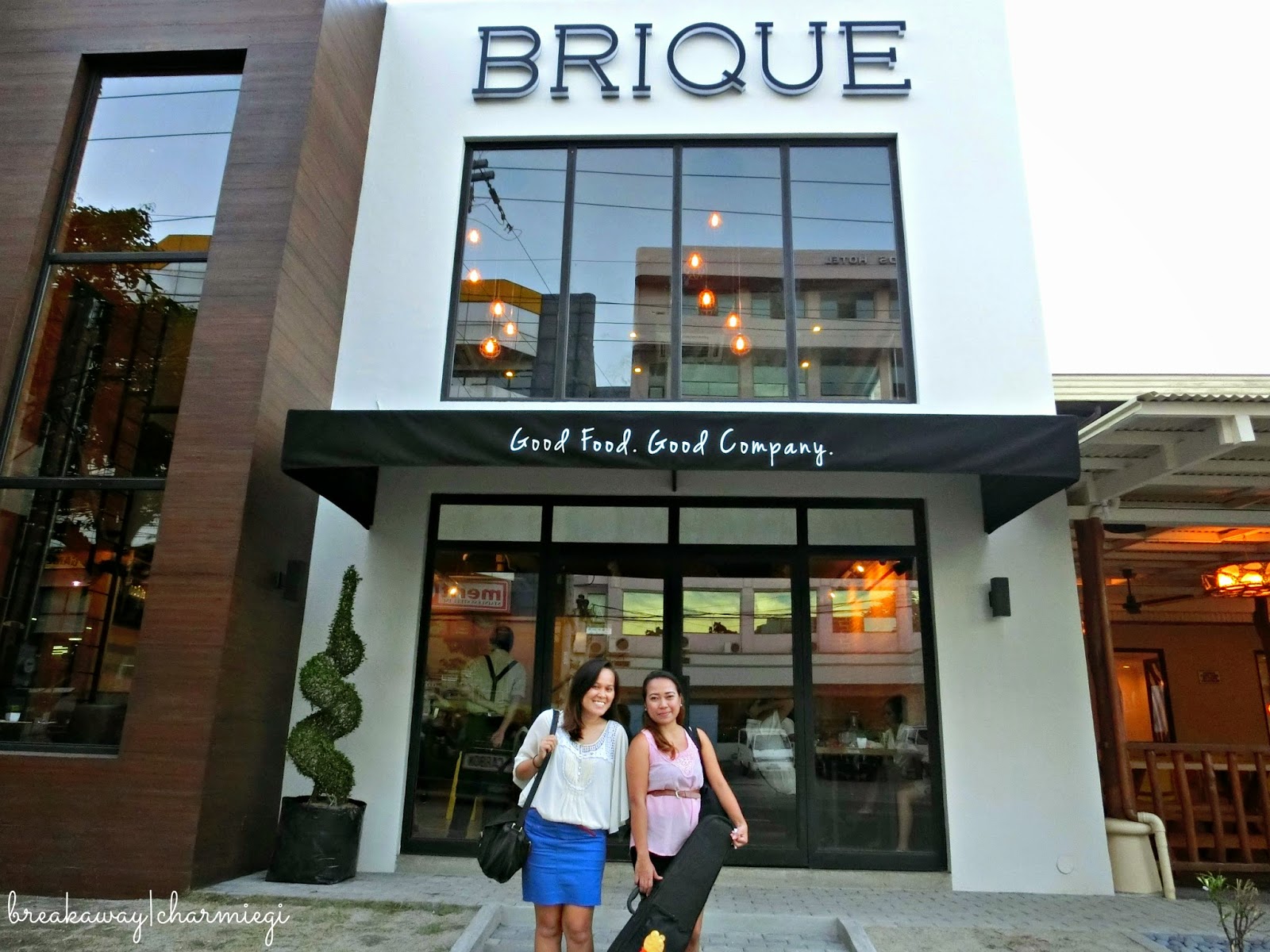 Break Away: Brique Modern Kitchen