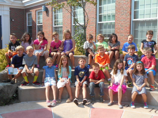Ms. Lantz's Third Grade: Class Photos!
