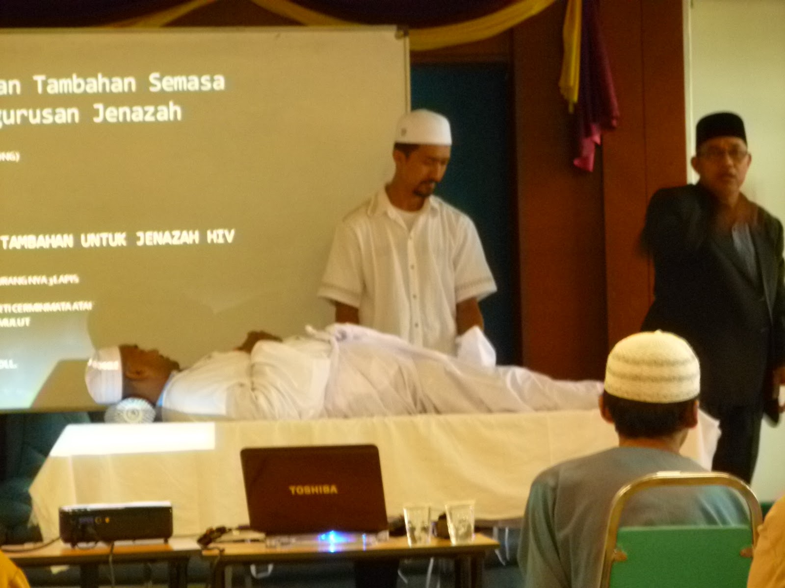 The Islamic Undertaker: ISLAMIC FUNERAL MANAGEMENT COURSE