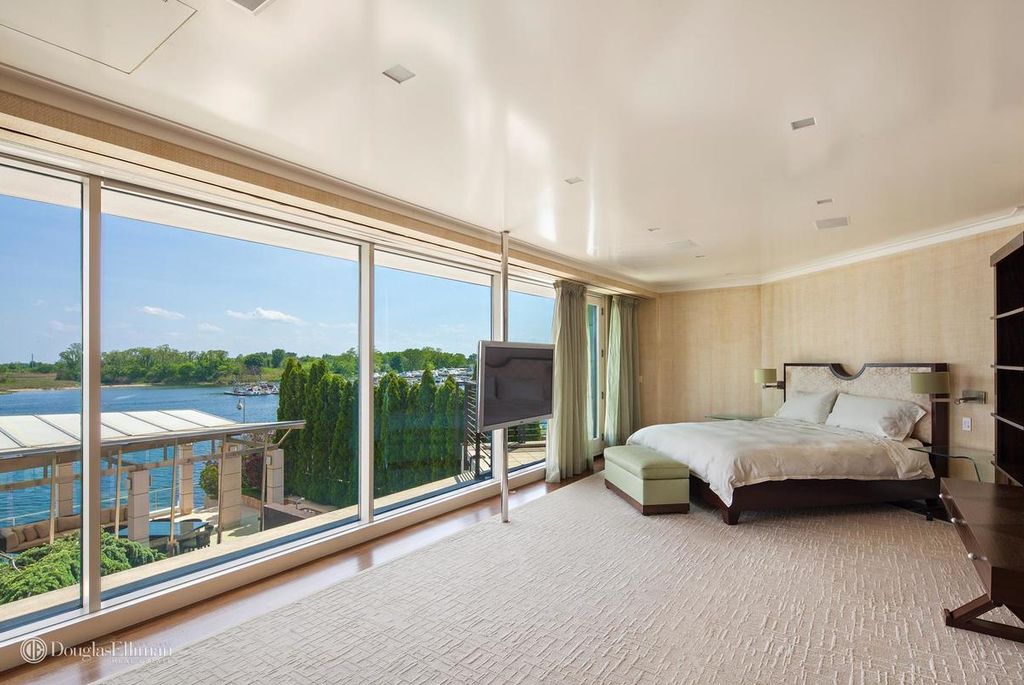 25,000 Square Foot Contemporary-Style Waterfront Mansion In Brooklyn ...