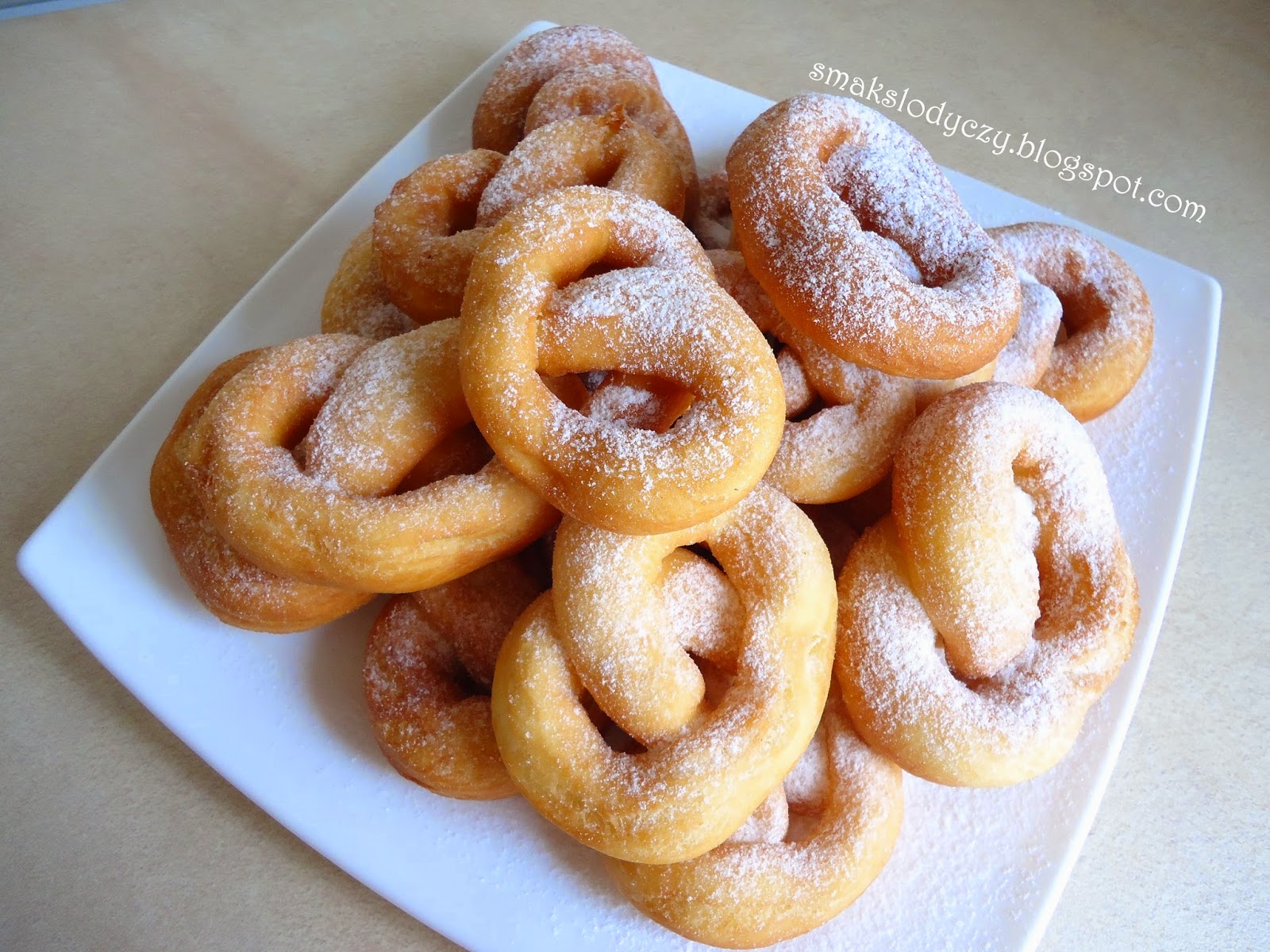 Smak Słodyczy: drożdżowe precelki