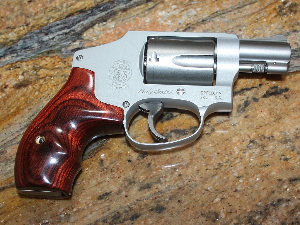 เพื่อเธอ S&W 642 Lady Smith | gunstory