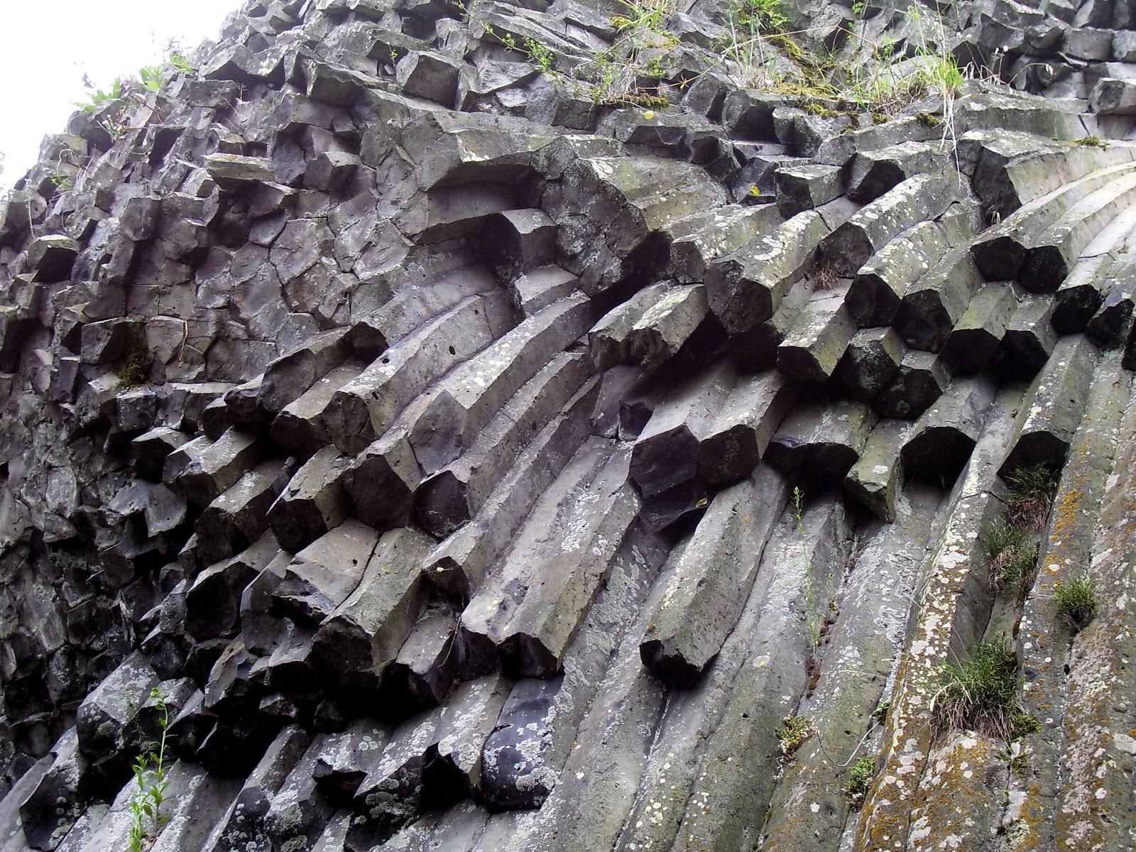 Columnatas basálticas: impresionantes formaciones geológicas ...
