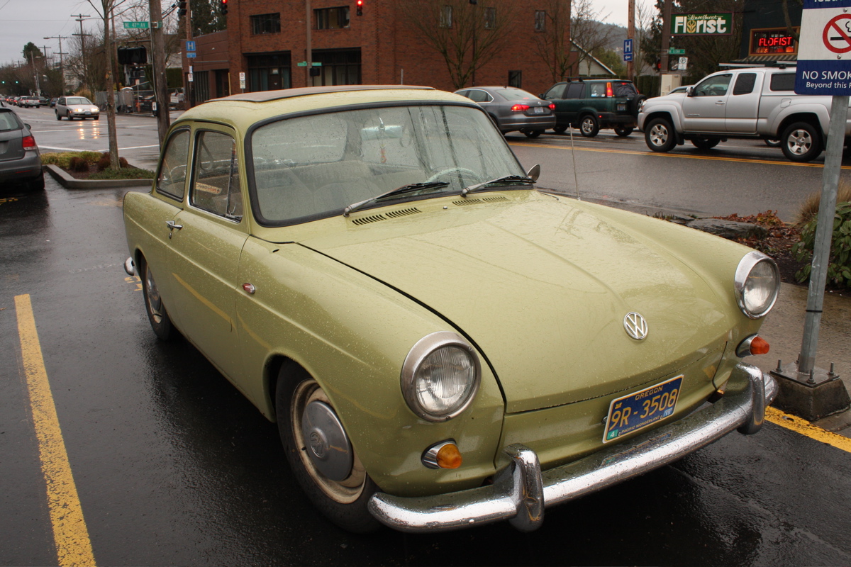 OLD PARKED CARS.: 1962 Volkswagen Type 3 Notchback.