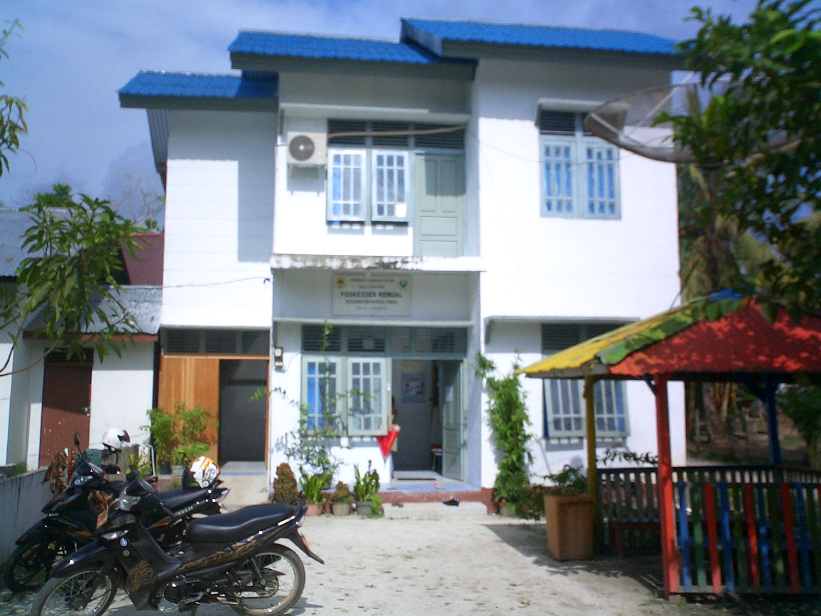 Bangunan Pustu dan Polindes di Nanga Pinoh (2011) | Puskesmas Ng. Pinoh