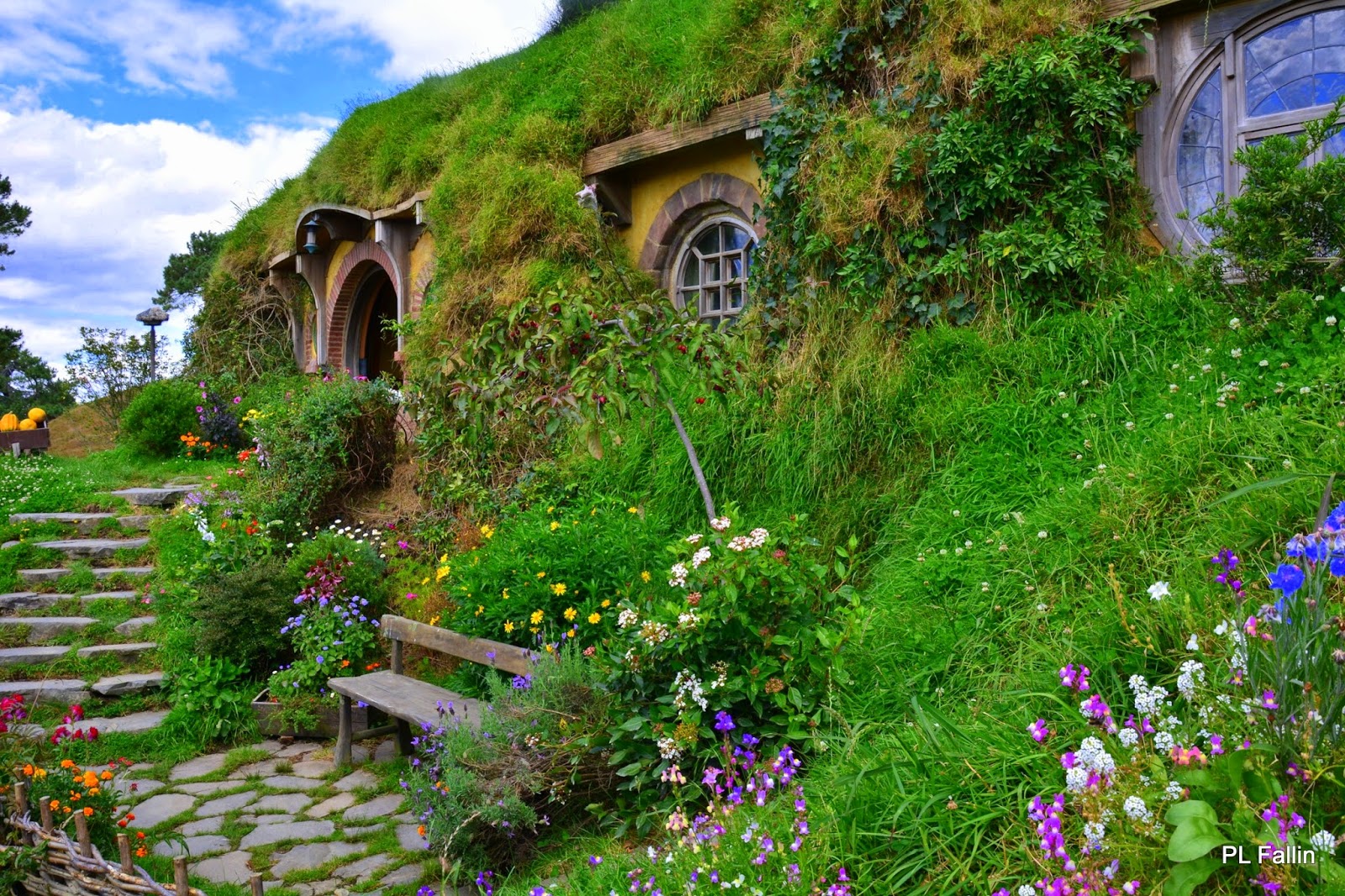 PL Fallin Photography: Bilbo Baggins "Good Morning" Bench