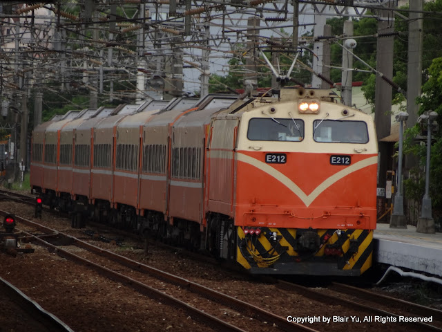 Blair's 鐵道攝影: E212電力機車 / TRA E212 Electric locomotive