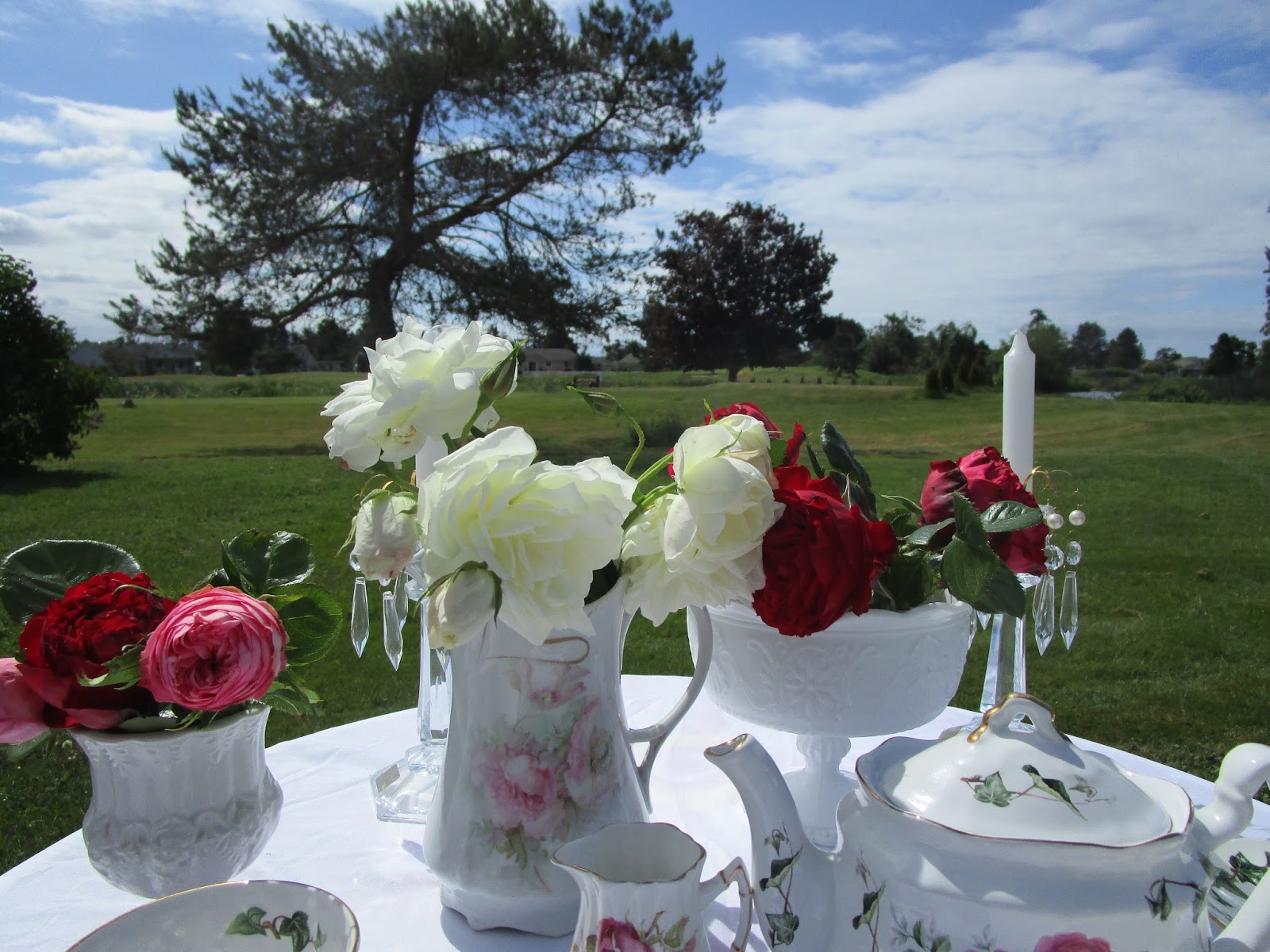 Karen's Cottage and Castle: Roses and Ivy for Tea Time