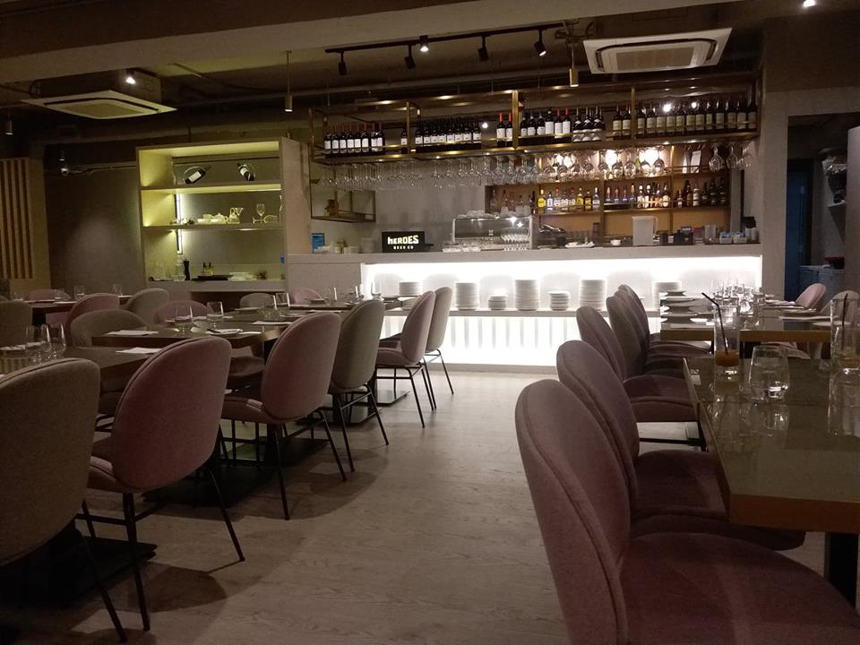 Bee: 【♥ Little Tipsy Restaurant & Bar ♥】高檔樓上cafe