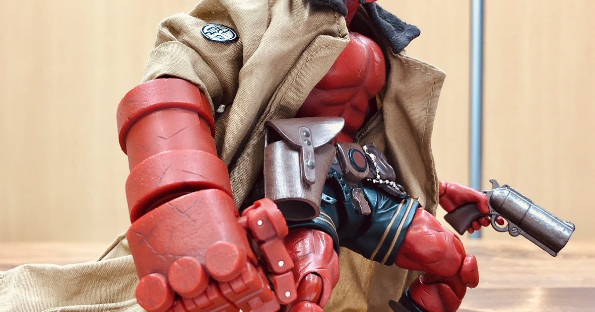 Hellboy 1/12 In-Hand Play Demo Videos from 1000Toys/SENTINEL