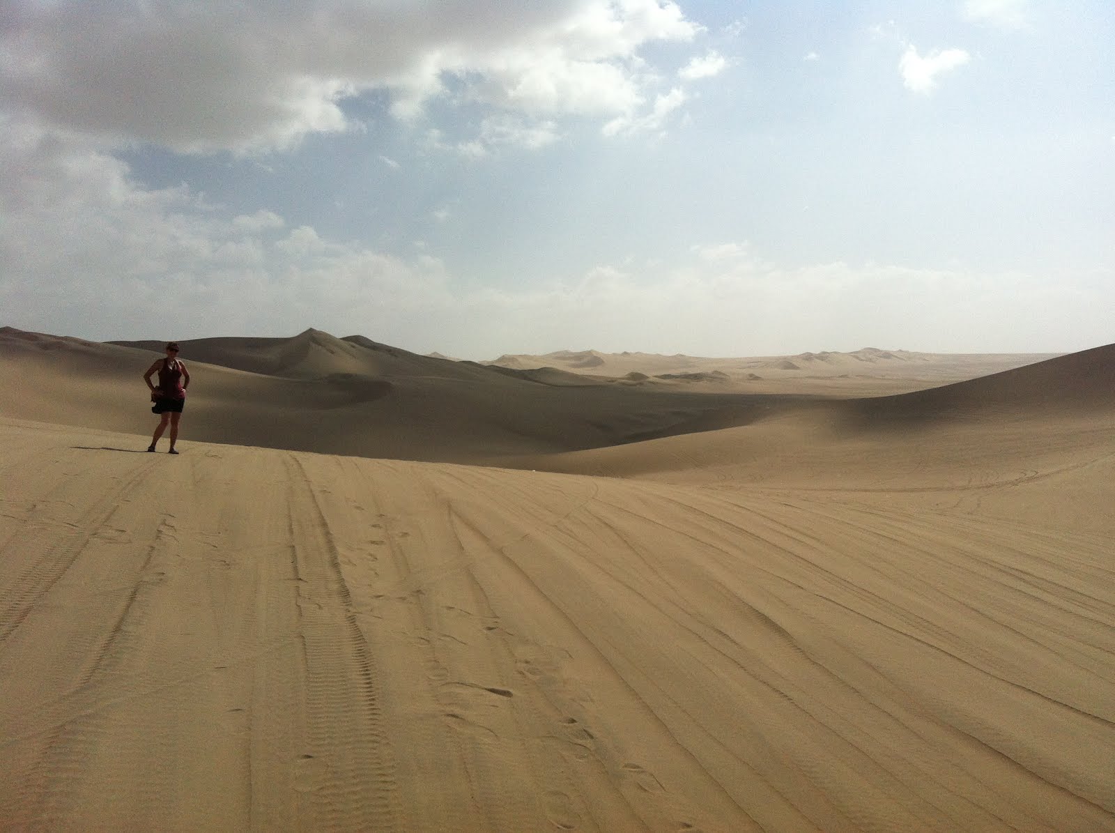 America del Sur a la Orla: Peru - Sandboarding on Desert Dunes to ...