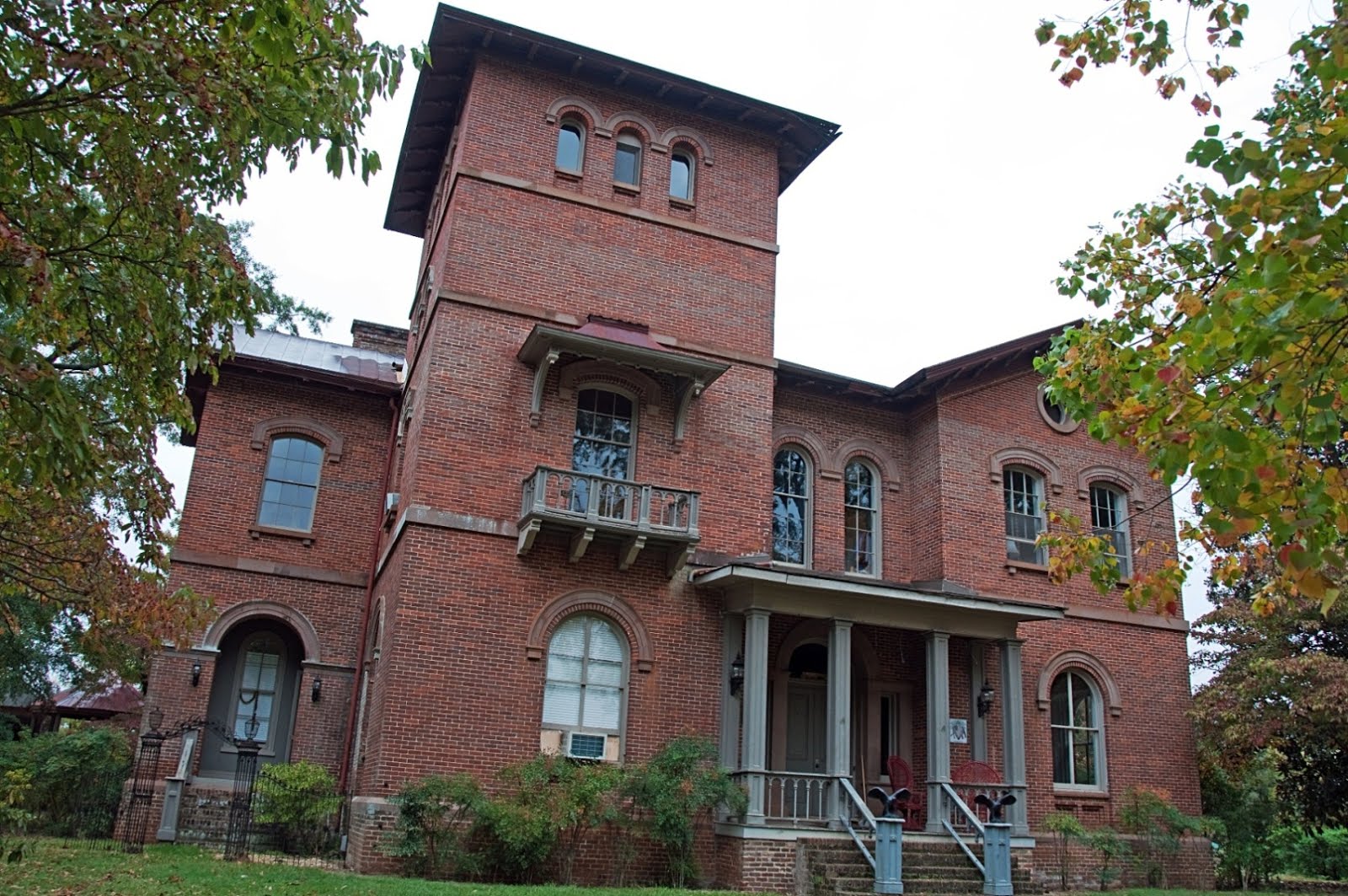 Top 10 Reportedly Haunted Places in Alabama