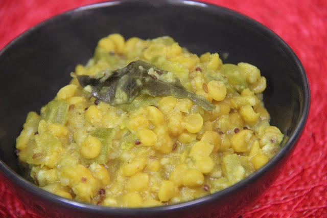 Yummilicioussss!: Potlakaya Senagapappu Kura-Snake Gourd Chana Dal Curry