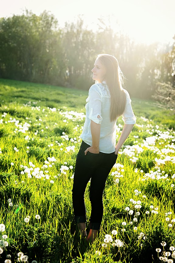 S.W. Portraits: Ally Monson-Seniors