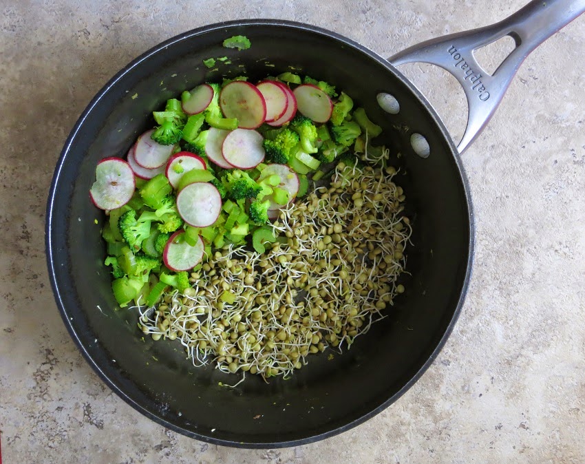 Sizzling Indian Recipes.....: Sprouted Masoor stir fry with Broccoli ...