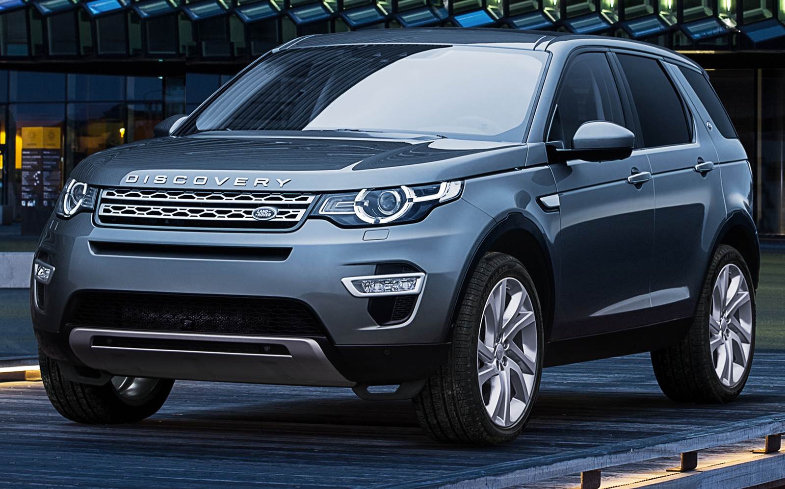 Land Rover Discovery Sport nacional: preço de R$ 150 mil