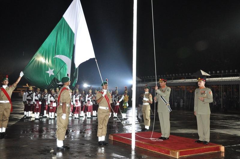 Pakistan Military Academy: Azadi Parade 2013 at Pakistan Military ...