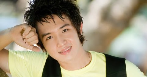 Model Kaung Pyae's Colorful Fashion Photos