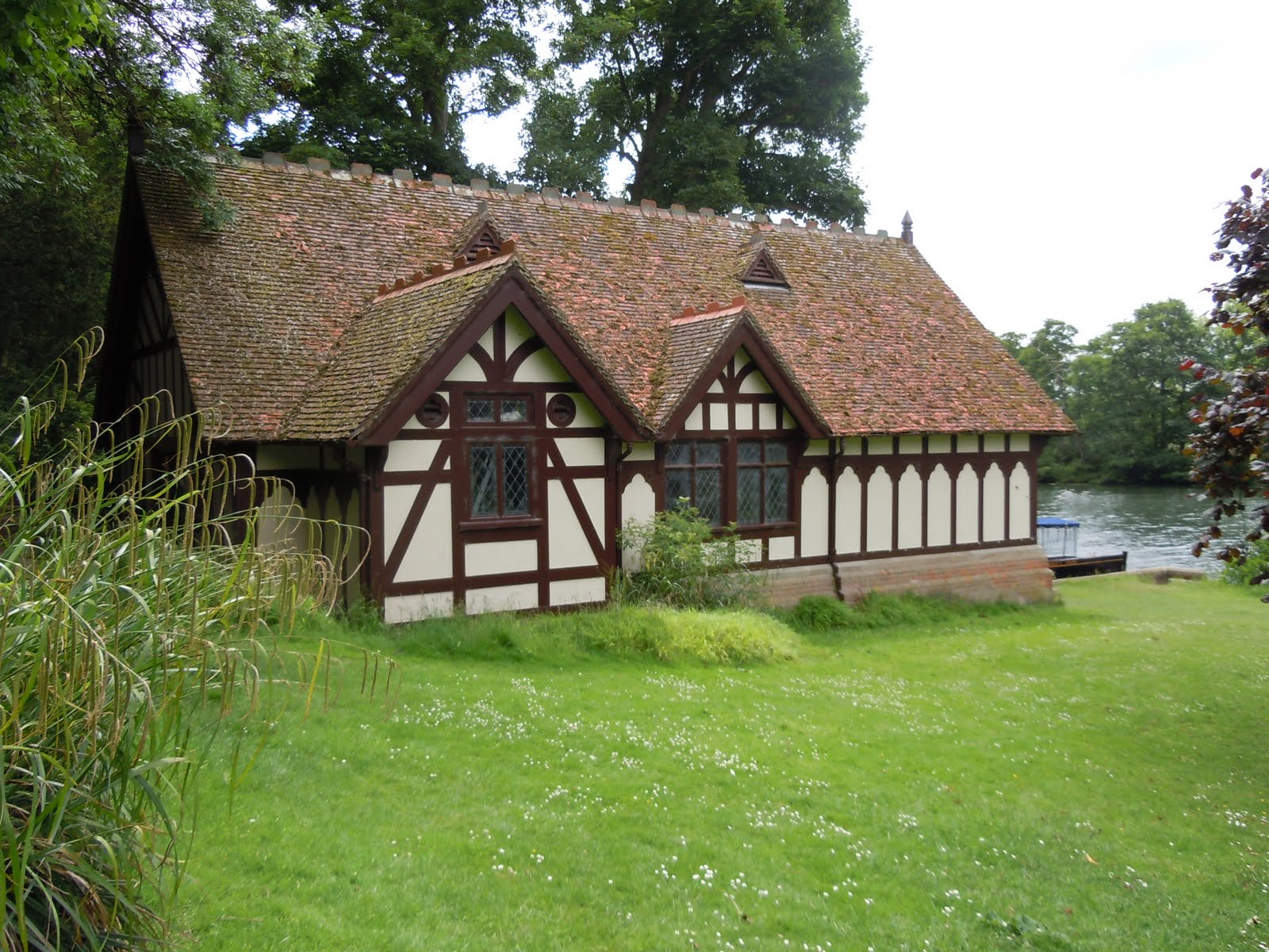 NB Rock 'n' Roll: National Trust mooring at Cliveden House