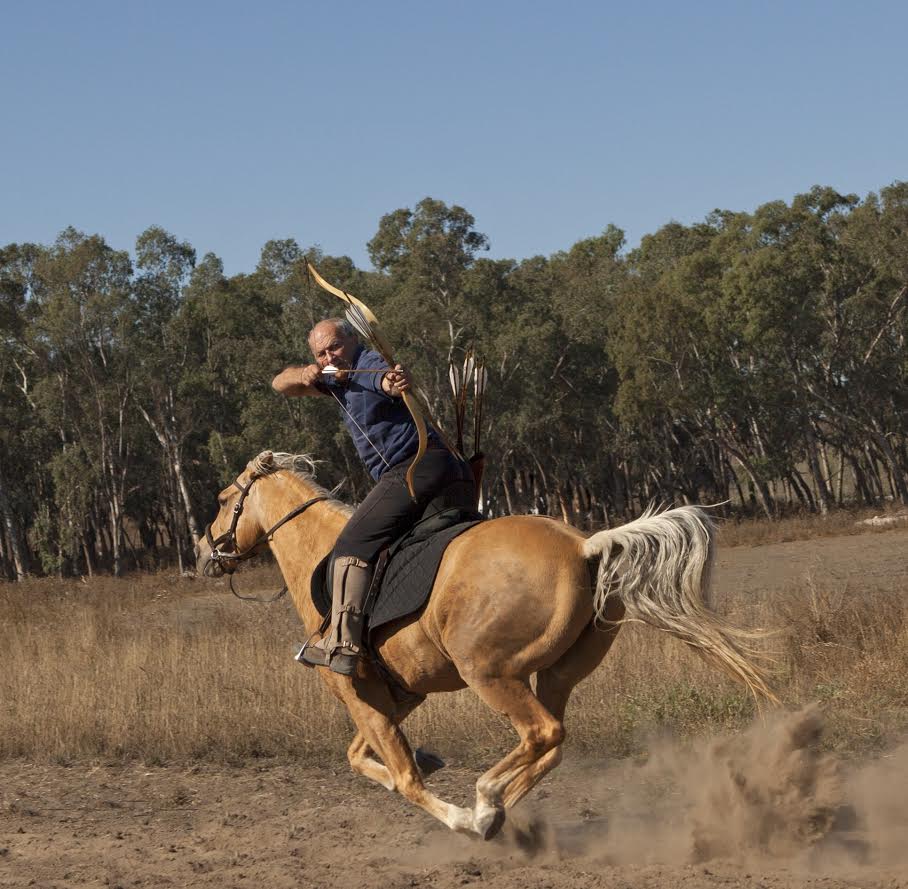Modern Medievalist-(tm): Mike Loades, author of "The Composite Bow."