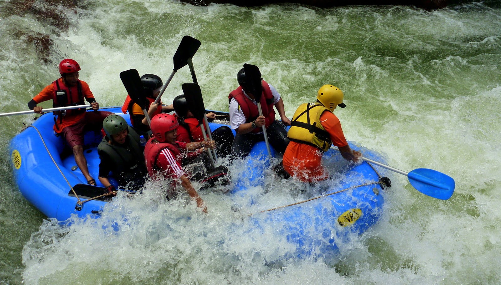 LOKASI SUKAN AIR 'WHITE WATER RAFTING' PALING MANTAP DI MALAYSIA ...