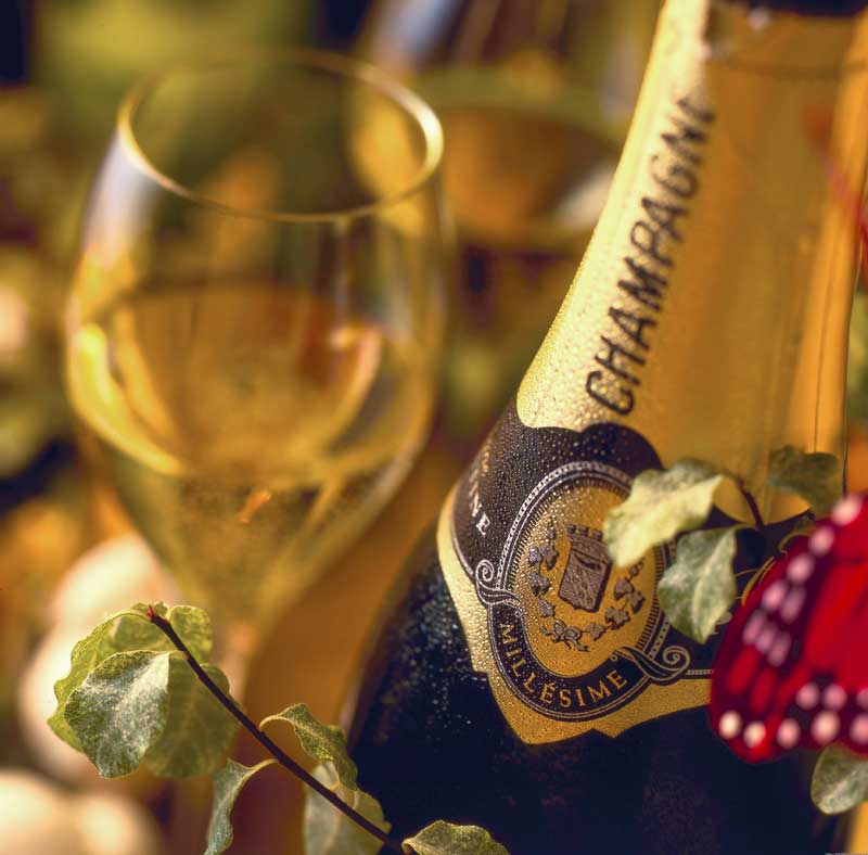 Países, Ciudades y Gastronomía: Delicioso, Festivo y Burbujeante Champán