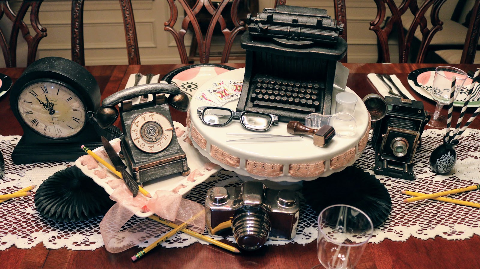 HomeMadeville: Your Place for HomeMade Inspiration: Vintage Spy Themed ...