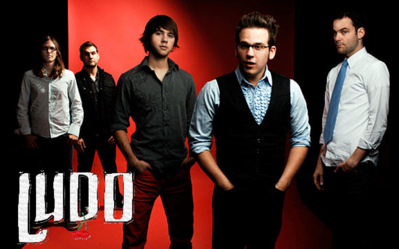 OUTTOWN: OUT 1079--ILLI MO arts and ent BITZ (NOV 23-30)