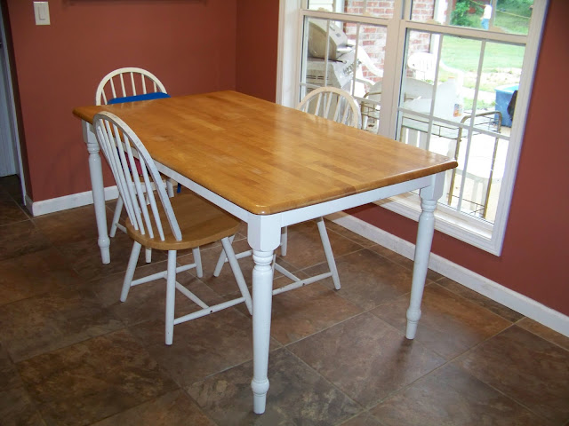 The Ferrell Boys and Me . . .: Makeover Monday - Kitchen Table