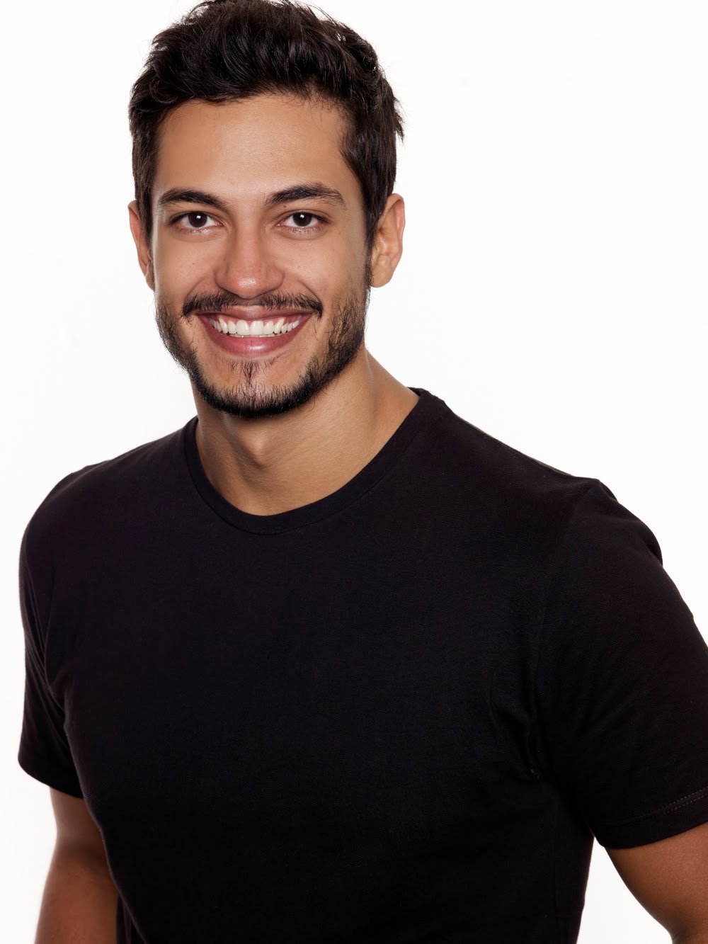 Raphael Viana será boiadeiro que vira modelo em novela | NOTICIA G