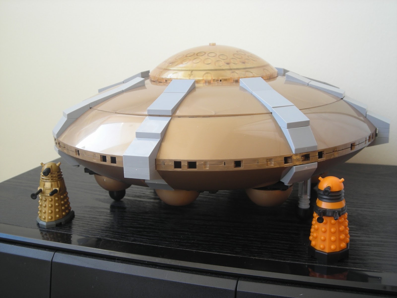 My Shiny Toy Robots: Toybox REVIEW: Character Building Doctor Who Dalek ...