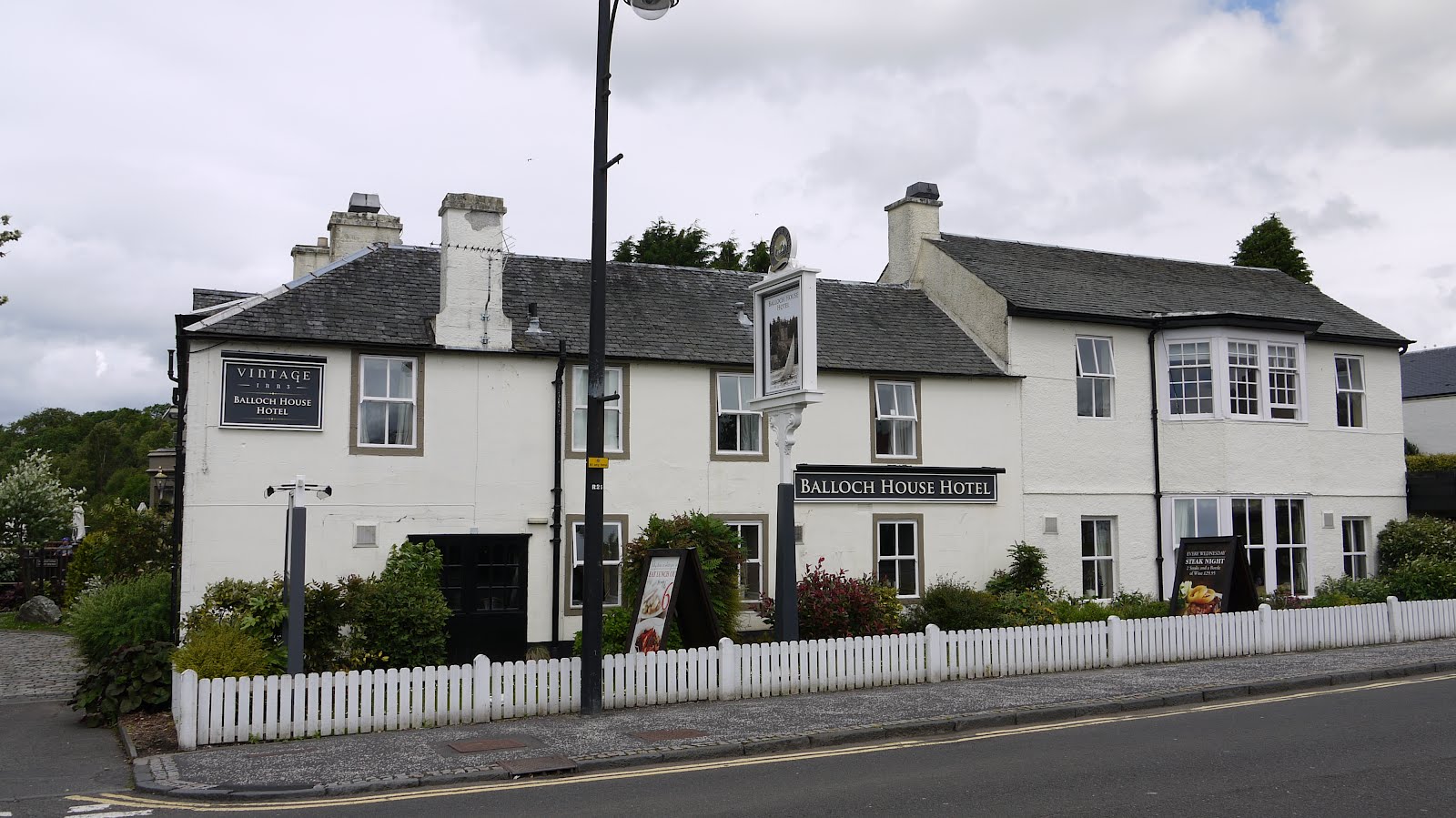 Walking and Crawling: Balloch and Drymen to Balmaha on Loch Lomond ...