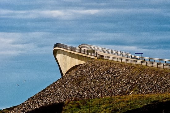 World Inventor: Storseisundet Bridge Of Norway Leads You To The Edge!