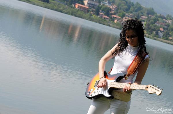 Roberta Raschellà: Gig dates and classy cover of Purple Rain