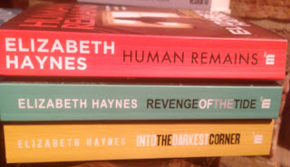 The Little Reader Library: Human Remains - Elizabeth Haynes