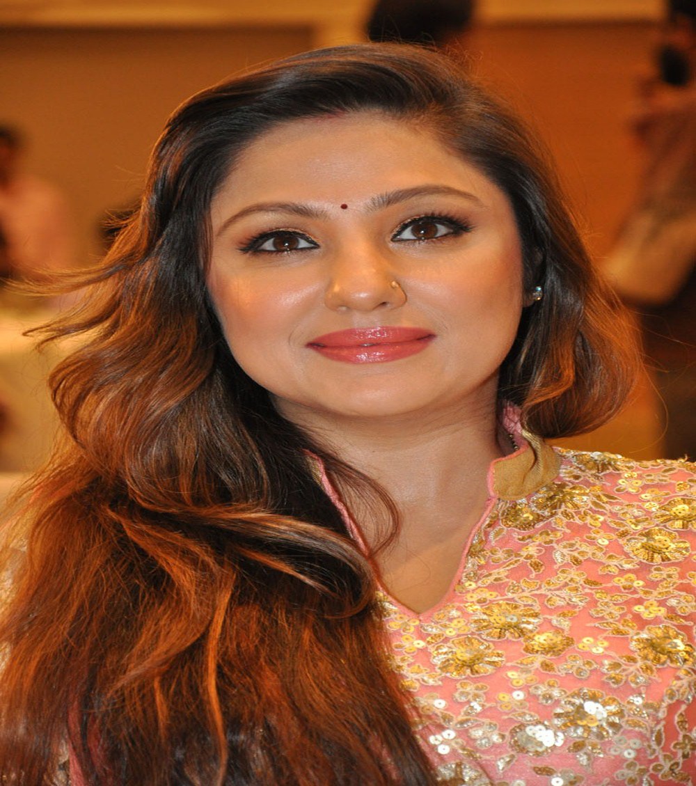 Priyanka Upendra Latest Glamour Hot PhotoShoot Images At Movie Press ...