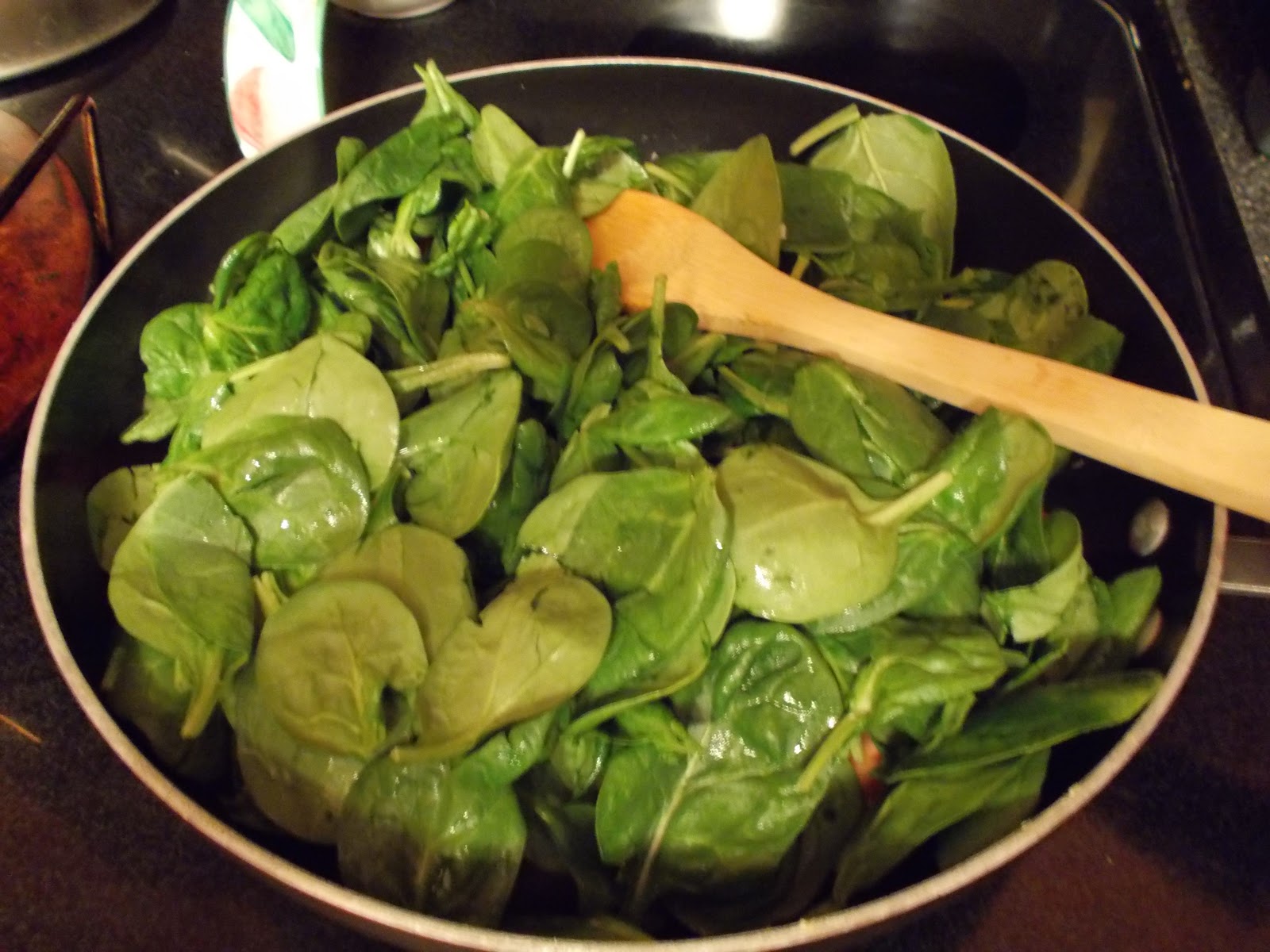 Dawn's Blogalicious: Wilted Spinach w/Tomatoes & Basil