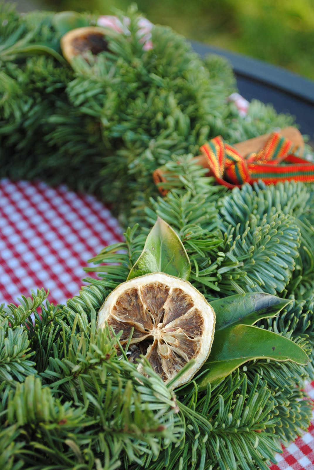 promenader på landet: Krans till dörren
